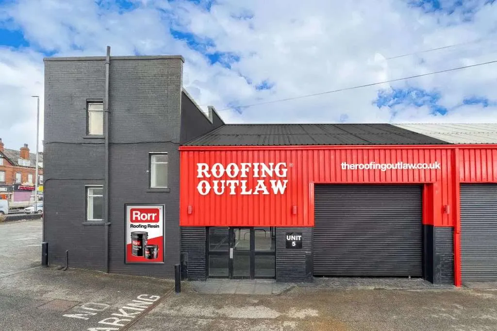 D310 - Extended Wall Fillet GRP Roof Trim (3m) — The Roofing Outlaw